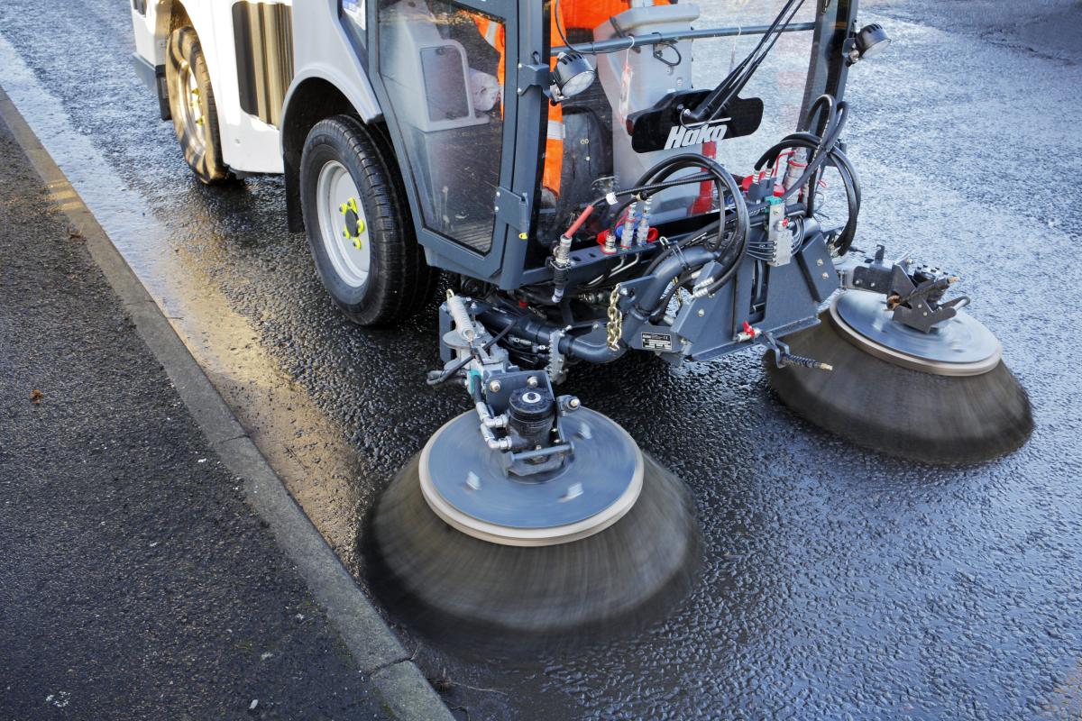 Giving our streets a deep clean on the Great British Spring Clean ...